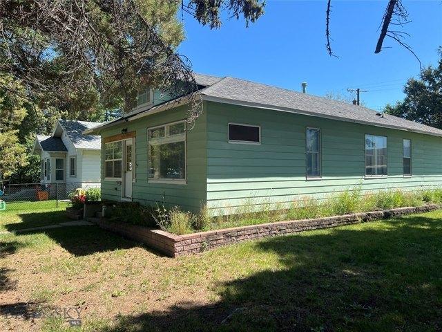 302 N Bridge St, Twin Bridges, MT 59754