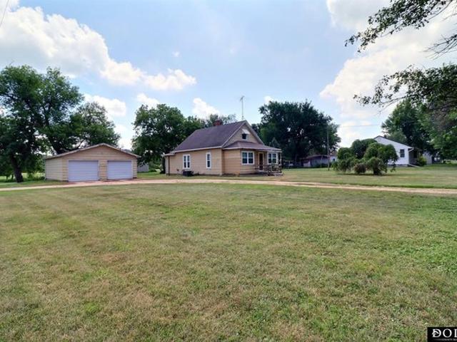 302 N Cherry St, Nickerson, NE 68044