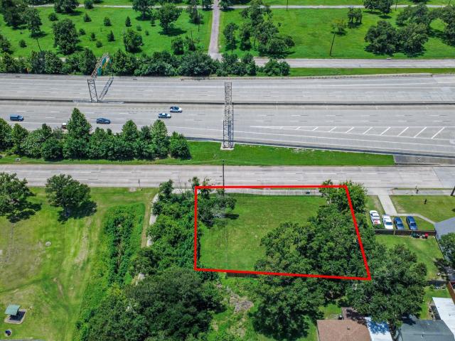 302 N Highway 146
