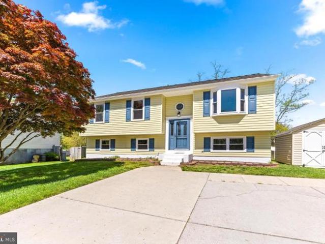 302 Nature Walk Ln, Pasadena, MD 21122