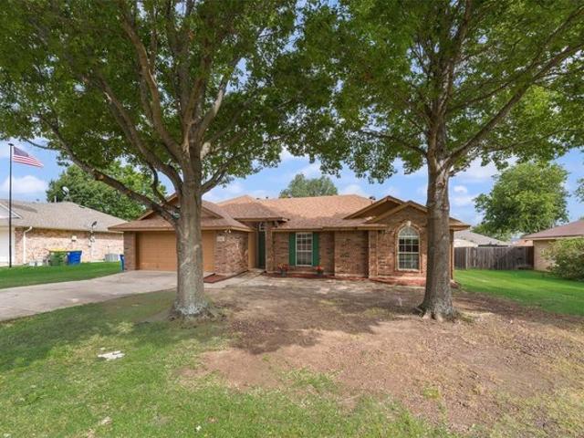302 Newfield St, Venus, TX 76084