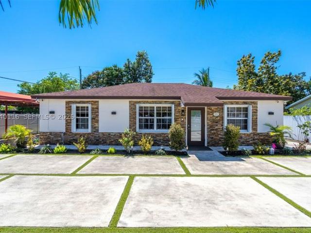 302 NW 100th St, Miami, FL 33150