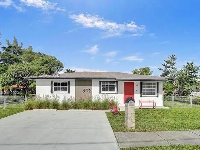 302 NW 9th St, Hallandale Beach, FL 33009