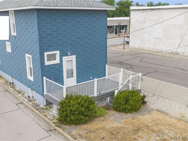302 S Maple Street