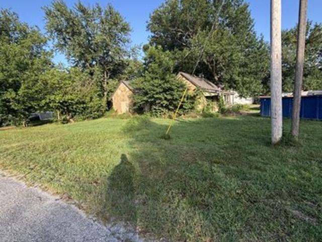 302 S Perry St, Fairland, OK 74343