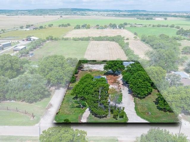 302 Sayles Ave, Tuscola, TX 79562