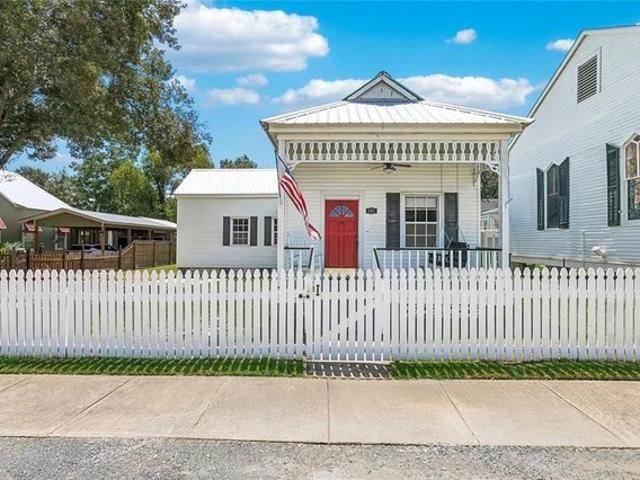 302 Saint Joseph St, Madisonville, LA 70447