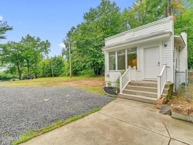 302 Schoolhouse Road Unit B