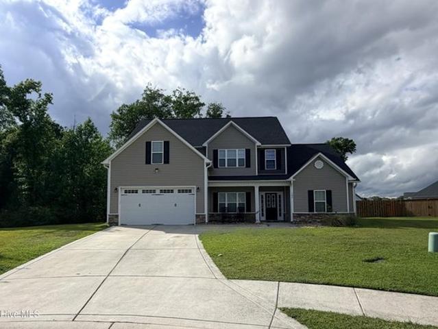 302 Seaglass Ct, Swansboro, NC 28584