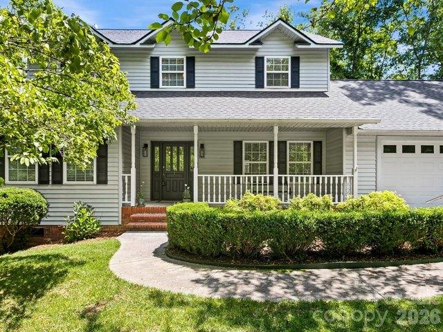 302 Shadecrest Ln, Mills River, NC 28759