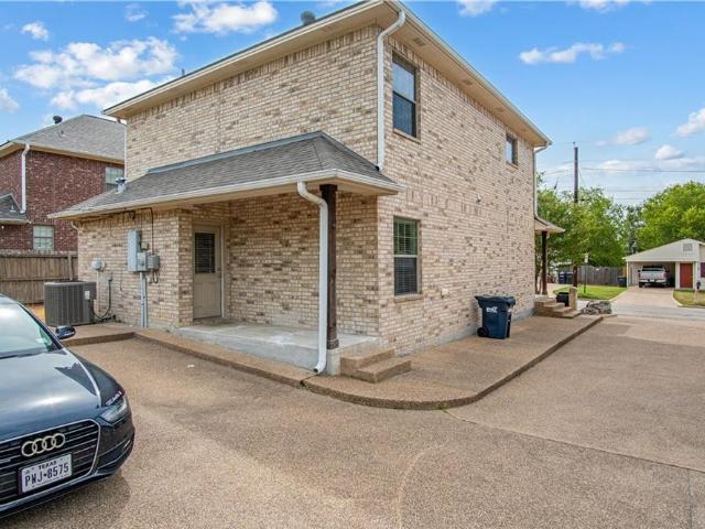 302 Sterling St, Unit B, College Station, TX 77840 | MLS #26001 | Compass