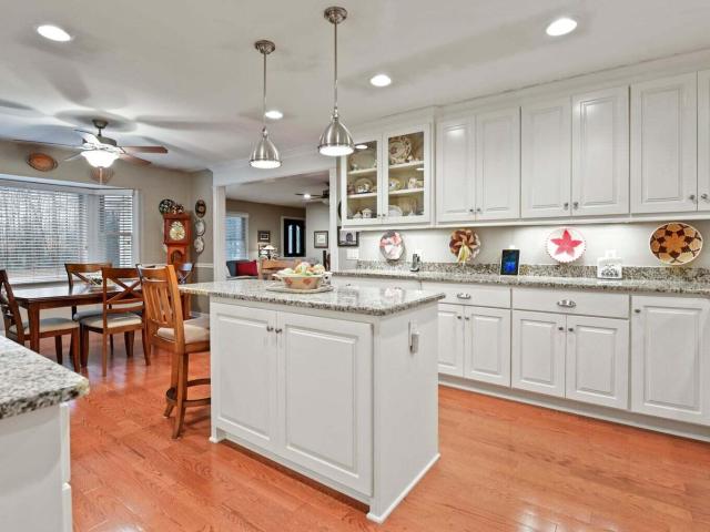 302 Summerset Lane