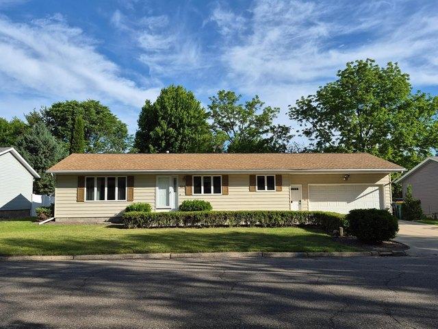 302 Sunrise Ln, Marshall, MN 56258