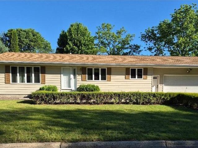 302 Sunrise Ln, Marshall, MN 56258