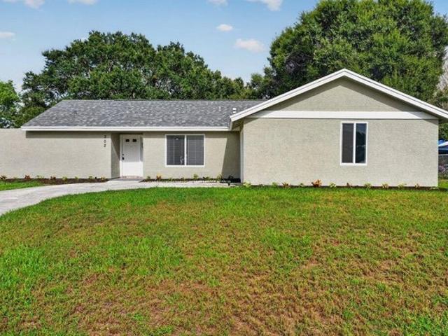 302 SW Kentwood Rd, Port Saint Lucie, FL 34953