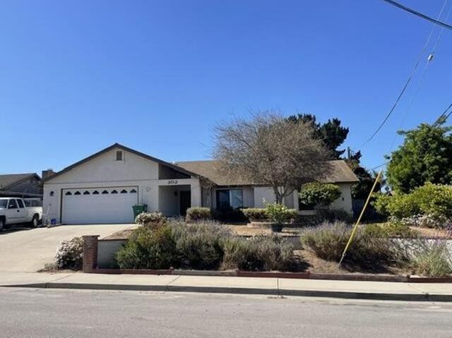 302 Patterson Rd, Santa Maria, CA 93455