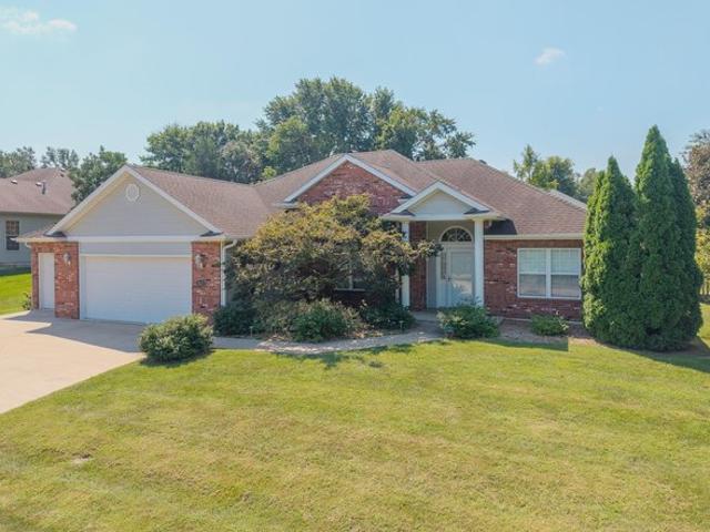 302 Parkwood Ct, Columbia, MO 65203