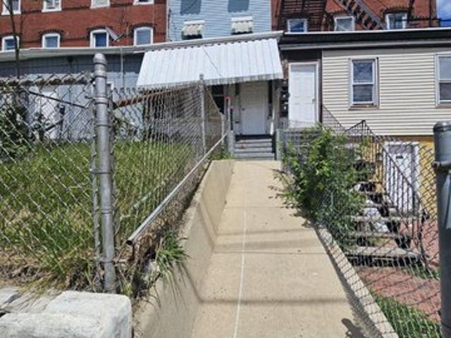 302 Pennington Ave, Trenton, NJ 08618