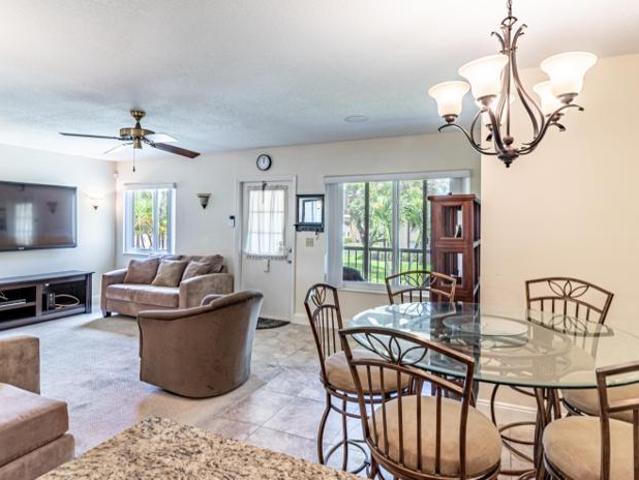 302 Pine Ridge Cir #B 2, Greenacres, FL 33463