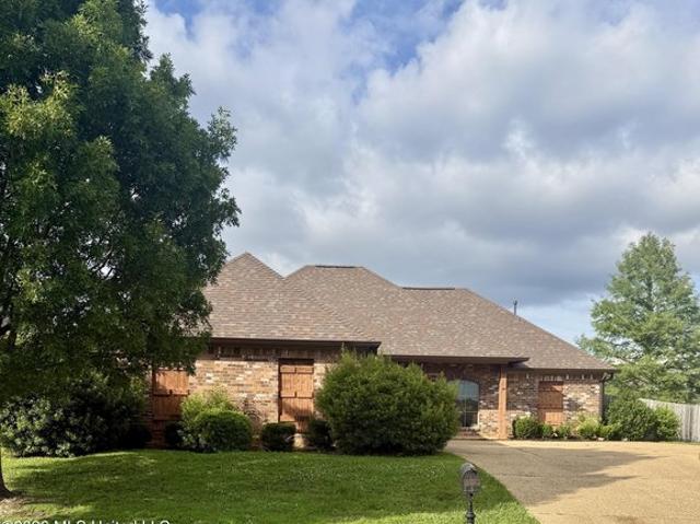 302 Pinecone Cv, Brandon, MS 39047