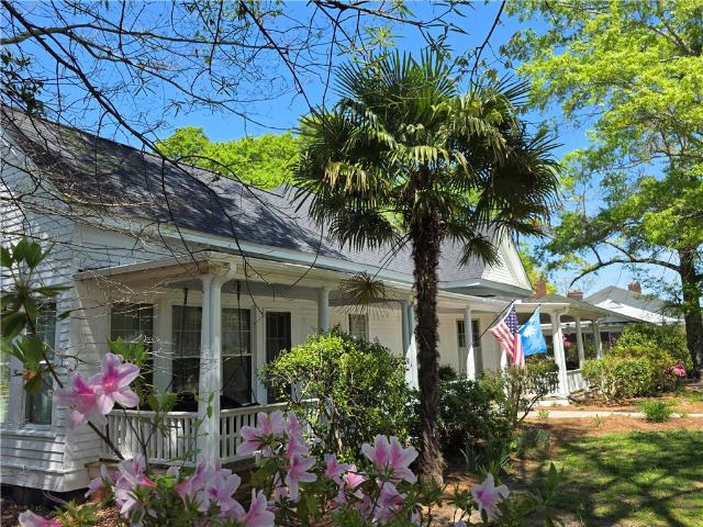 302 River Street