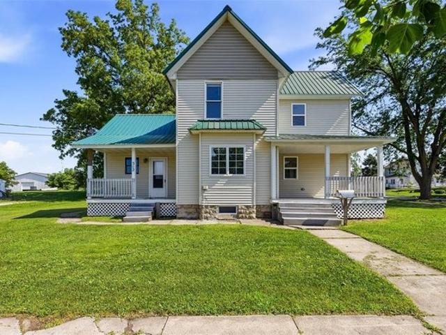302 W 5th St, Tipton, IA 52772