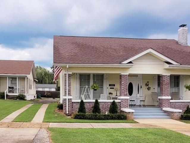 302 W 6th St, Tuscumbia, AL 35674