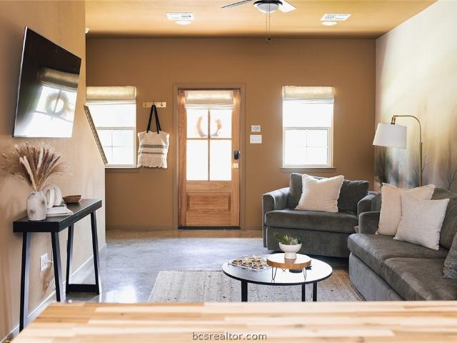 302 W 31st Street 601