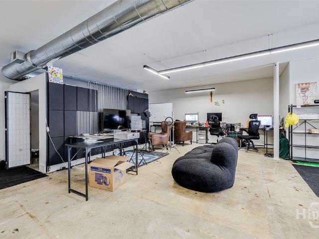 302 W Victory Drive A