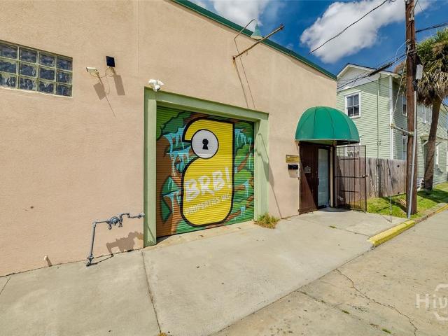 302 W Victory Drive B
