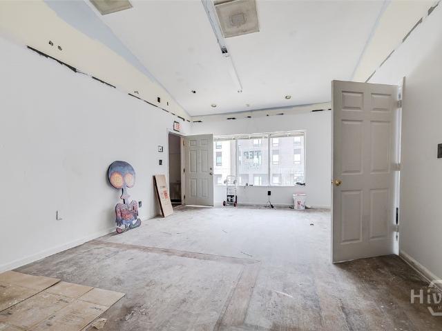 302 W Victory Drive C