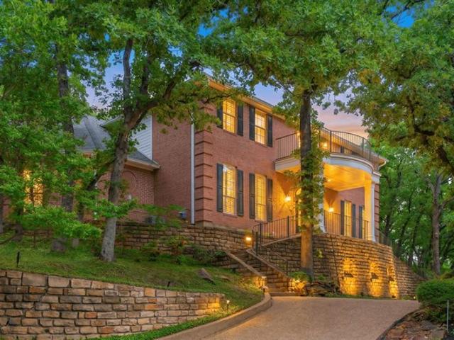 302 W Charlottesville Ave, Colleyville, TX 76034