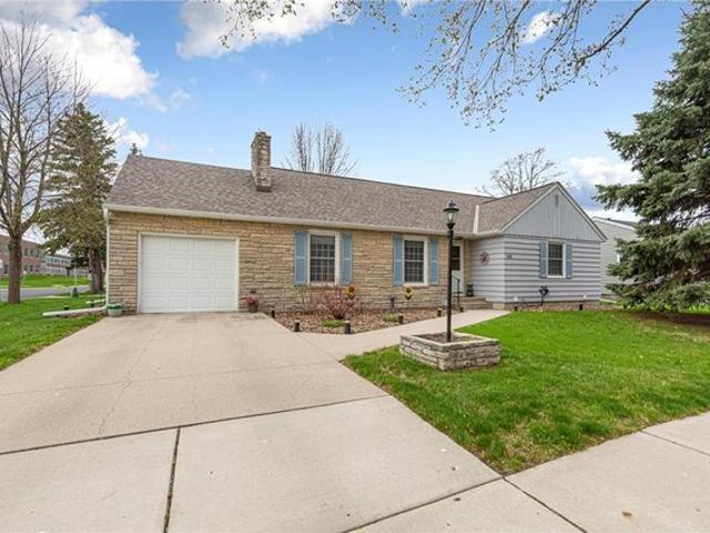 302 W Douglas St, Arlington, MN 55307