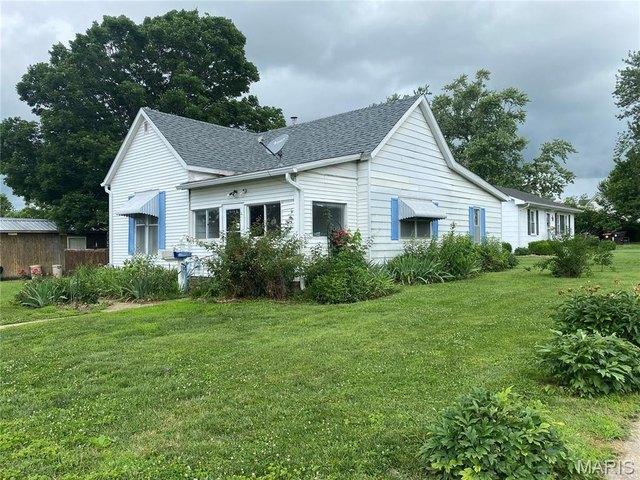 302 W Elm St, Palmyra, MO 63461