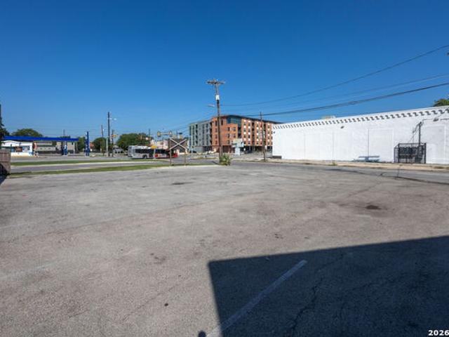 302 W Euclid