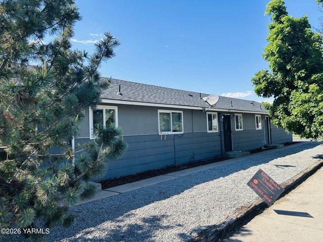 302 W Pierce St, Yakima, WA 98902