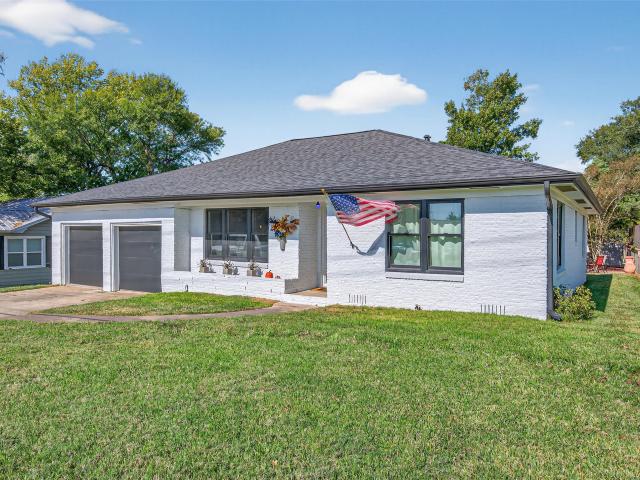 302 W Stone Street