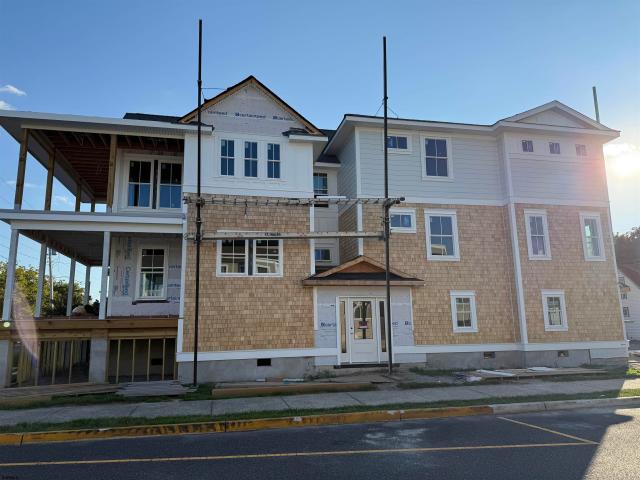 302 Wesley Ave
