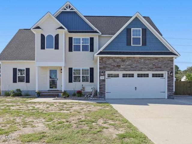 302 White Dove Dr, Hubert, NC 28539