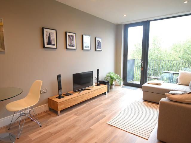 302 Vesta Court City Walk London 2720923