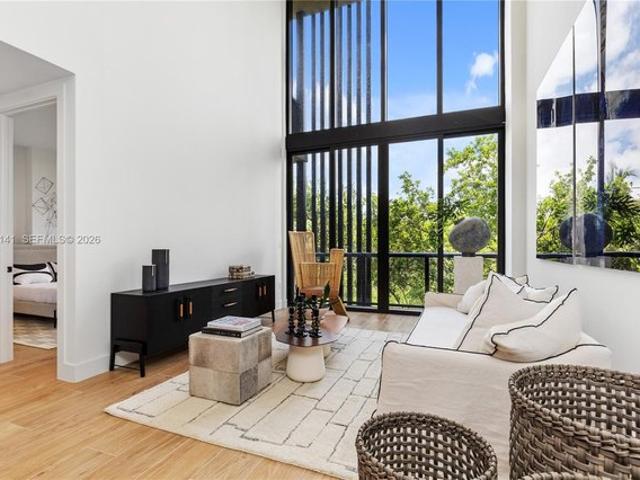 3034 Oak Ave Ph LPH3, Coconut Grove, FL 33133