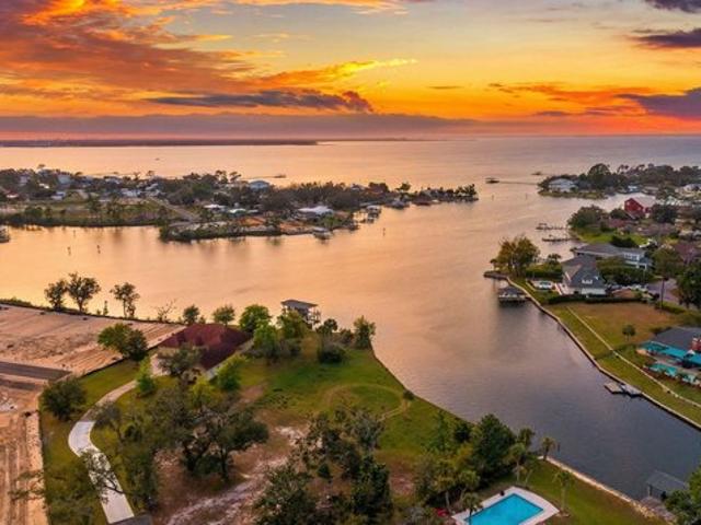 3034 W 27th Ct, Panama City, FL 32405