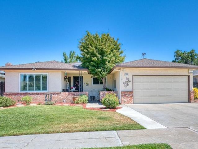 3034 W Indianapolis Ave, Fresno, CA 93722
