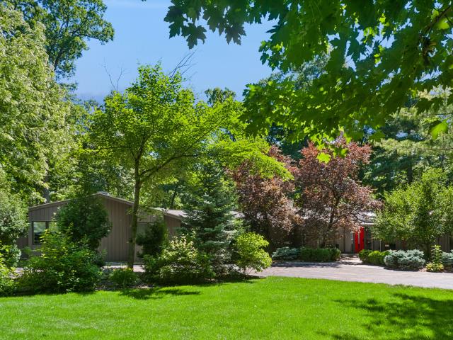 3035 Blackthorn Road