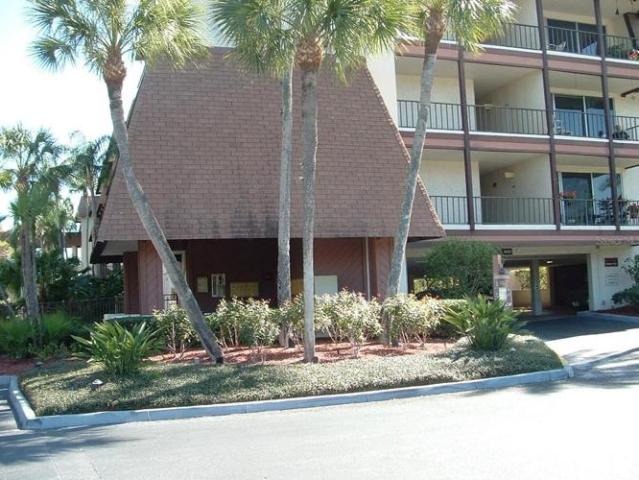 3035 Countryside Blvd #15B, Clearwater, FL 33761