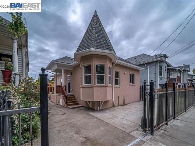 3035 Logan St, Oakland, CA 94601