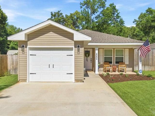 3036 N 13th Ave, Milton, FL 32583