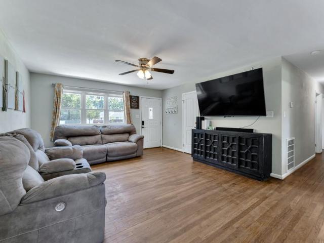 3036 Bomar DR
