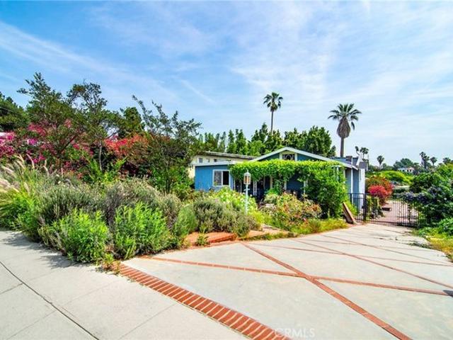 3036 Surry St, Los Angeles, CA 90027