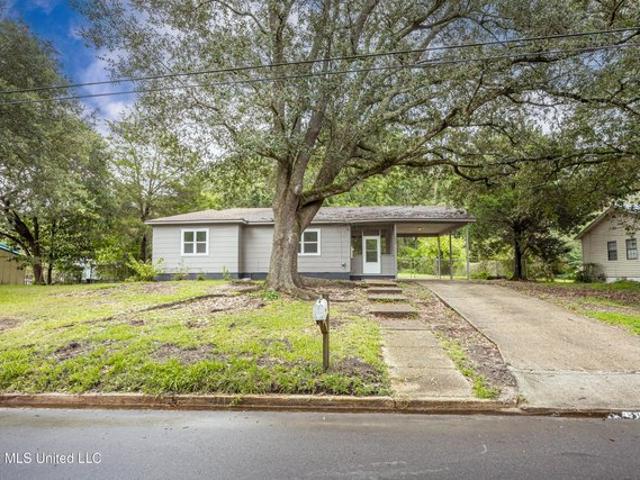 3036 Woodlawn Ave, Moss Point, MS 39563